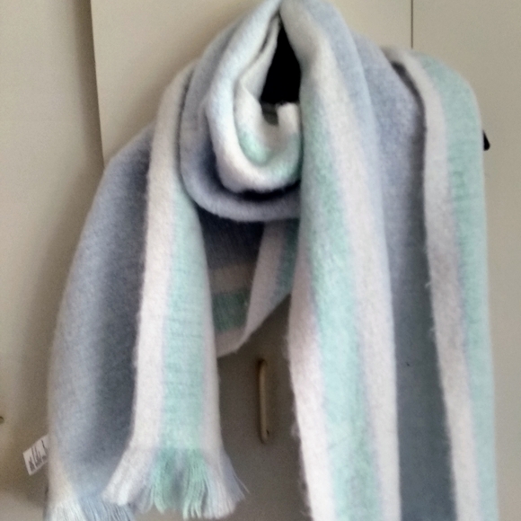 Free People | Accessories | Free People Giant Shawl Scarf Gorgeous ...